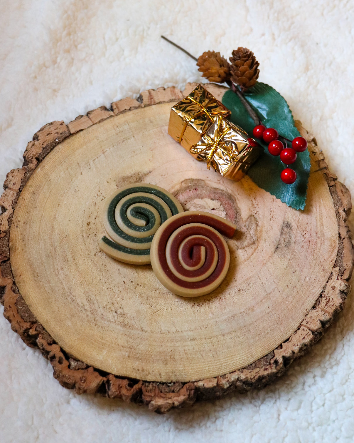 ROLLED CHRISTMAS CANDY DOG CHEWS CHICKEN & VEG – Fur the Love of Toys